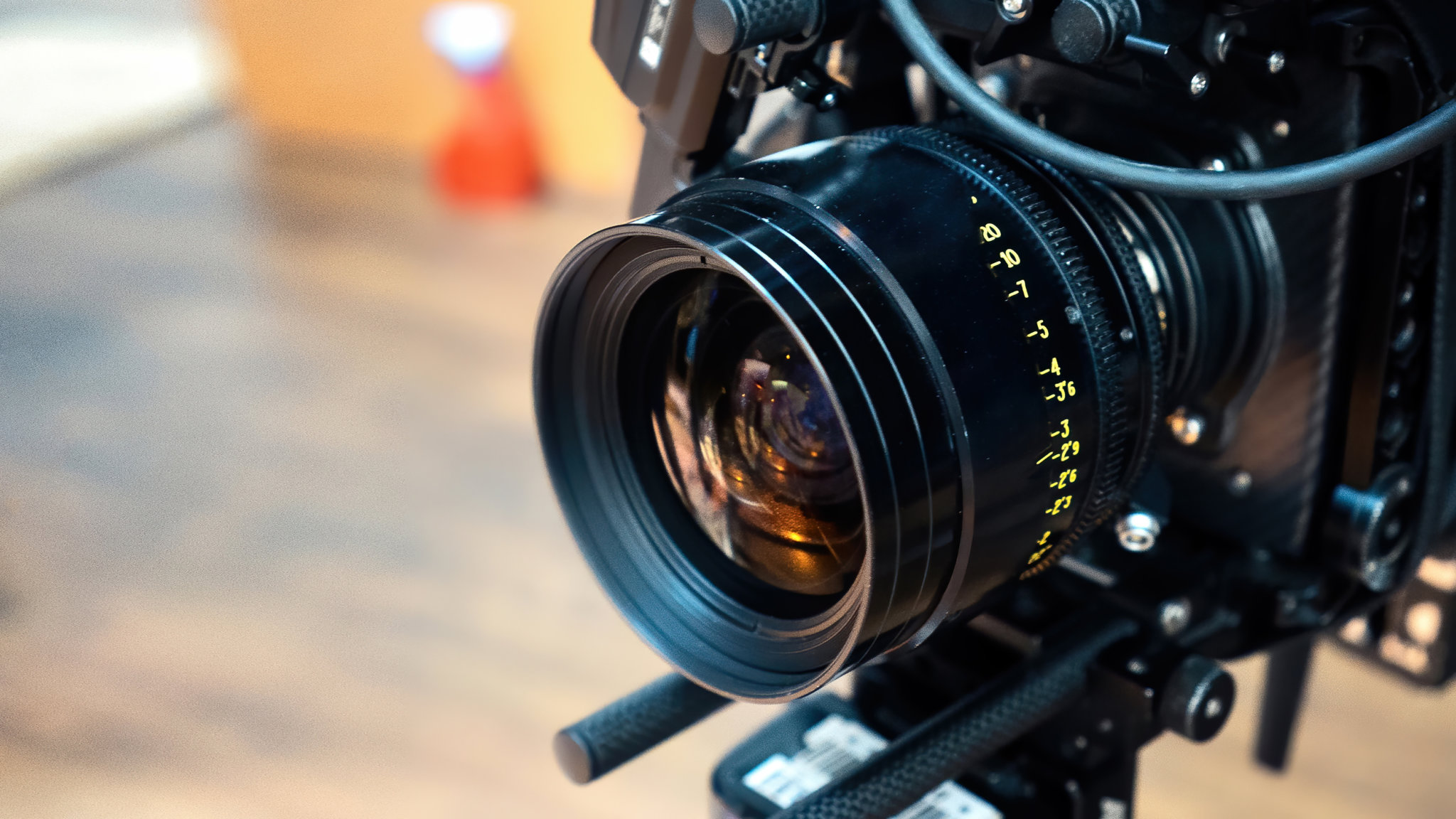 Camera Lens On A Movie Set - Studio do Piso